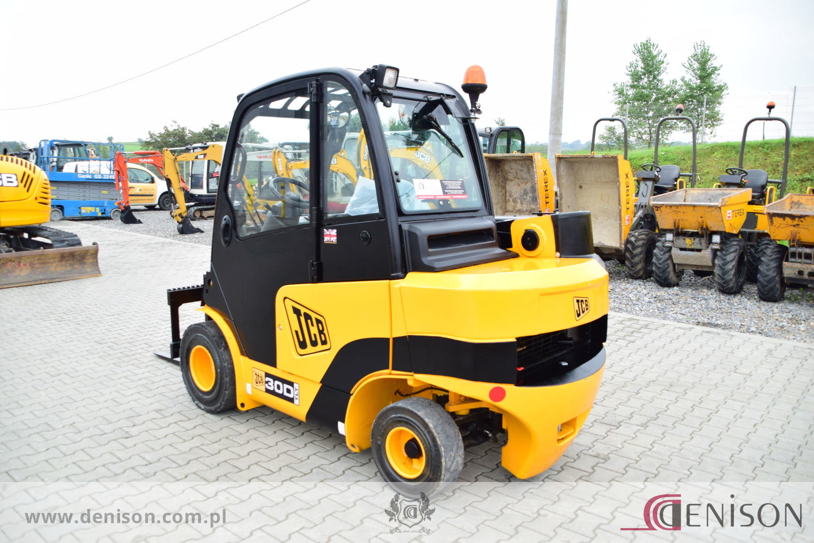 JCB TELETRUK TLT 30D – Sprzedaż maszyn budowlanych JCB
