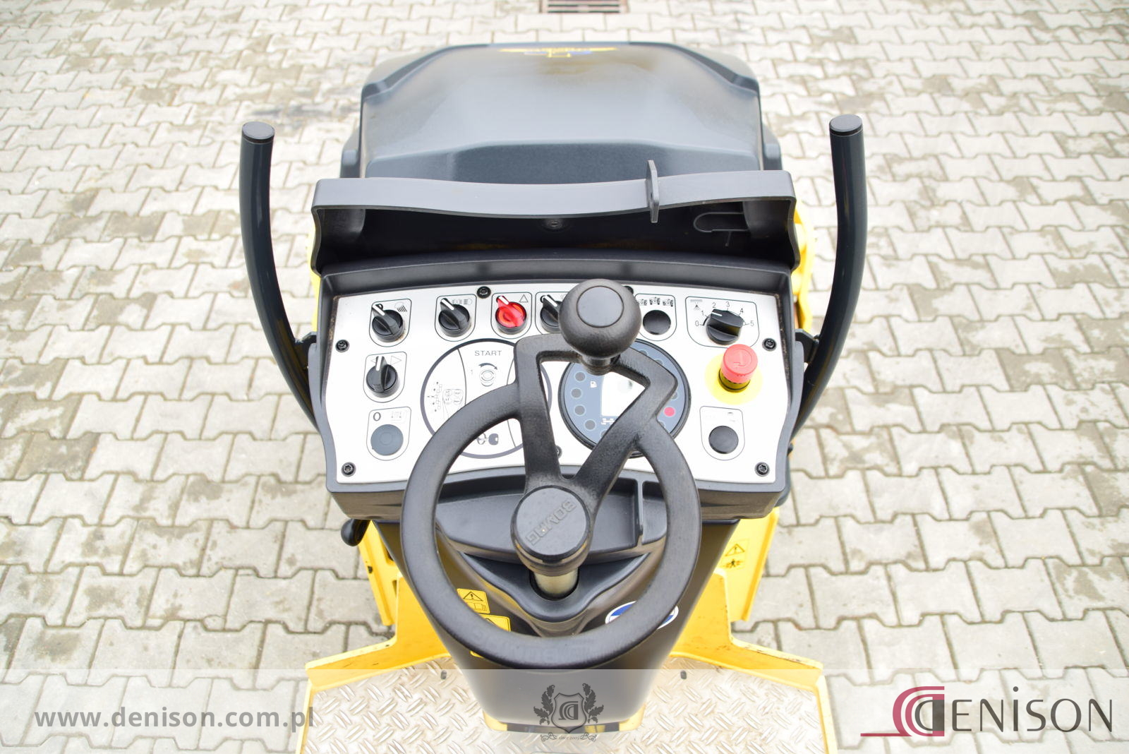 BOMAG BW100 ACM-5 – Sprzedaż maszyn budowlanych JCB