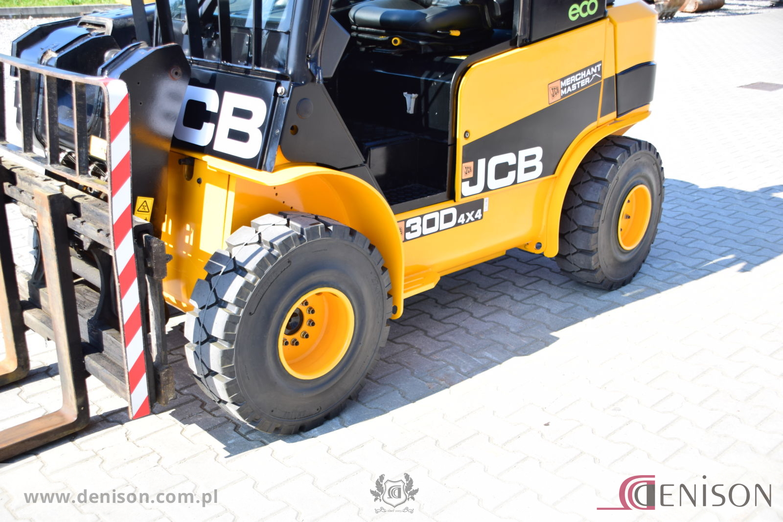 JCB TELETRUK TLT 30D 4×4 – Sprzedaż maszyn budowlanych JCB